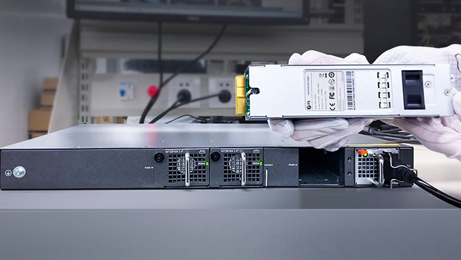 24-Port 10Gb SFP+ L3 Managed Stackable Switch with 25G/40G Uplinks ...