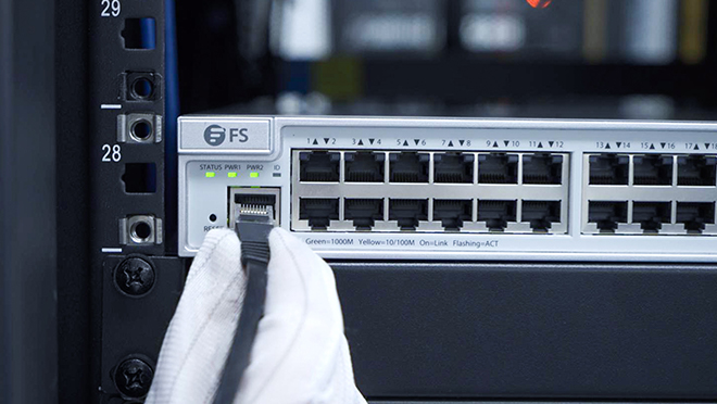 FS 24-Port Gigabit Stackable Managed Enterprise Ethernet Switch - FS