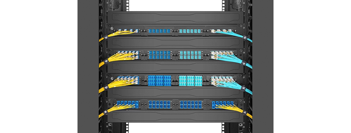 FHD 2 x MTP®-12 Cassette, 24 Fibers OM4 Multimode, Universal Polarity ...